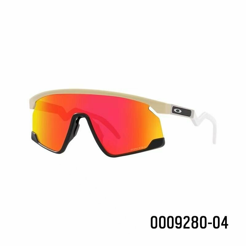 Солнцезащитные очки Oakley