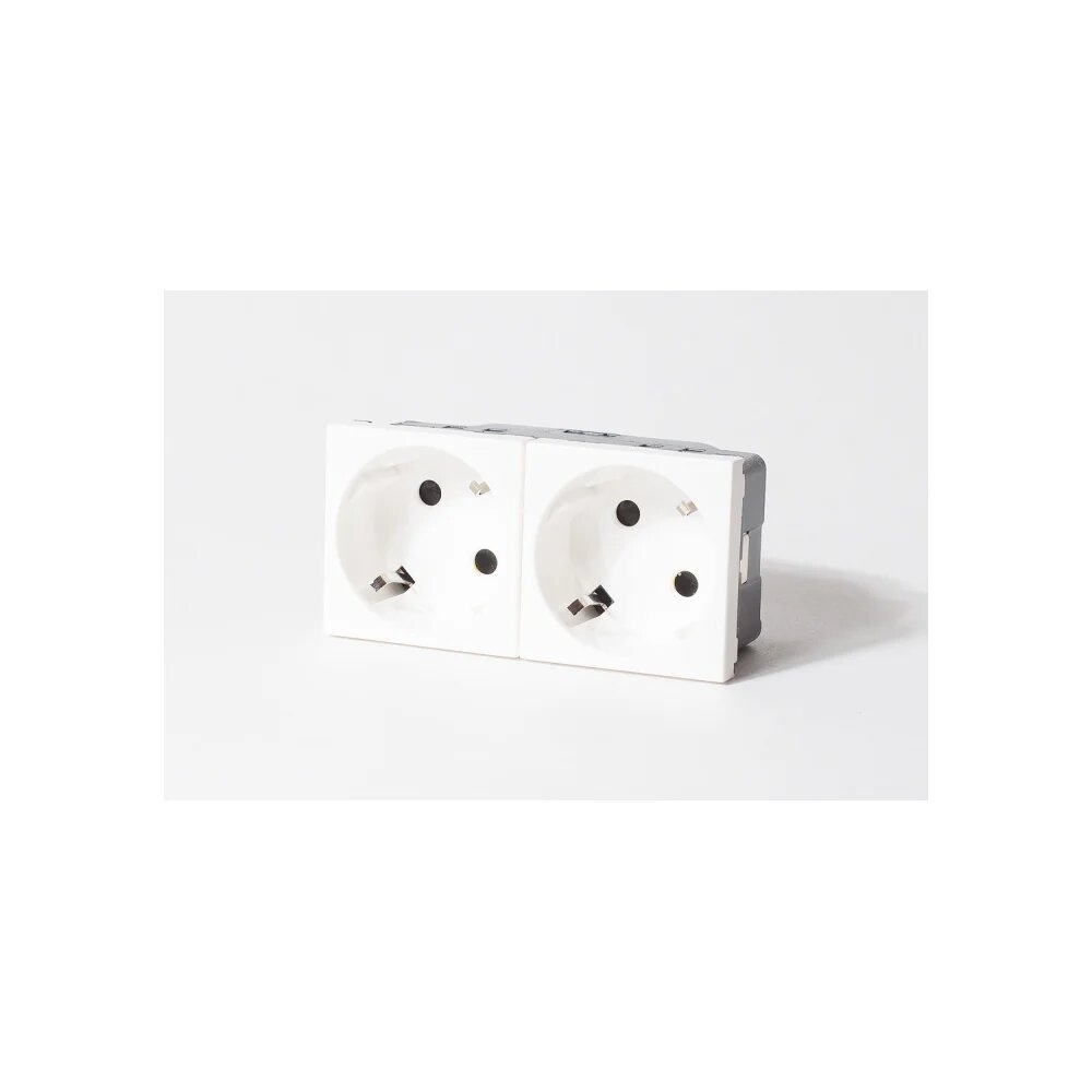 SPL Розетка электрическая 2x2К+З со шторками, с безвинтовым зажимом, под углом 45гр, белый, 10 шт. 200003