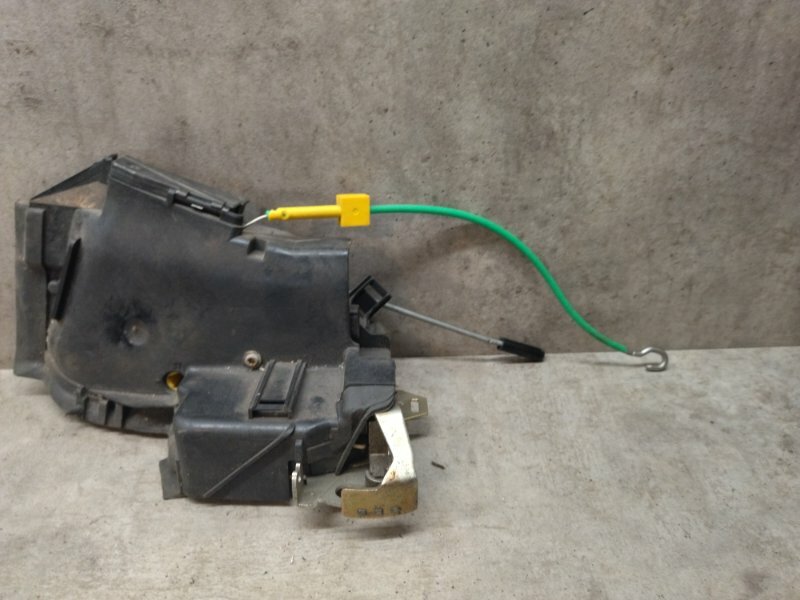 Замок боковой двери BMW 5 E39 8235114