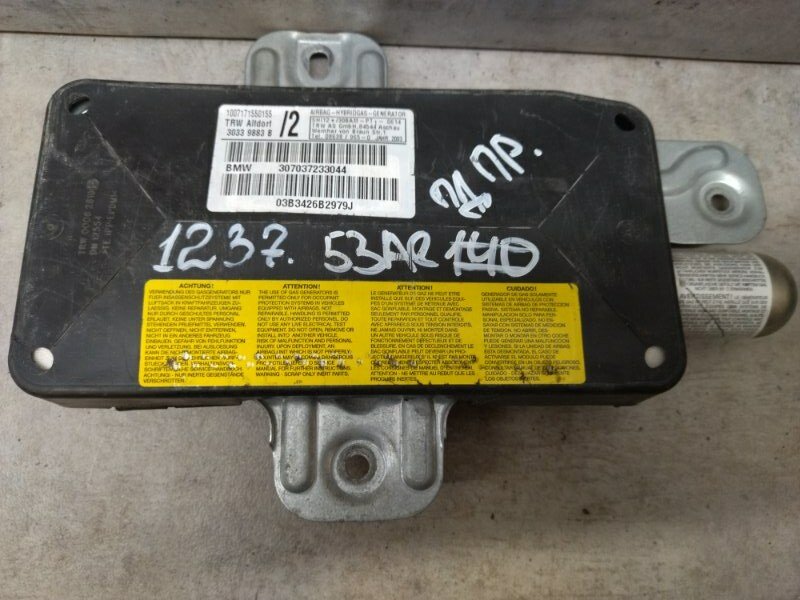 Подушка в дверь передняя правая BMW 307037233044
