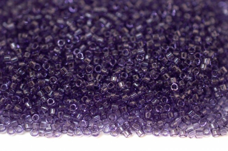 Бисер японский TOHO Treasure цилиндрический 11/0 #0019 сахарная слива, прозрачный, 5 грамм