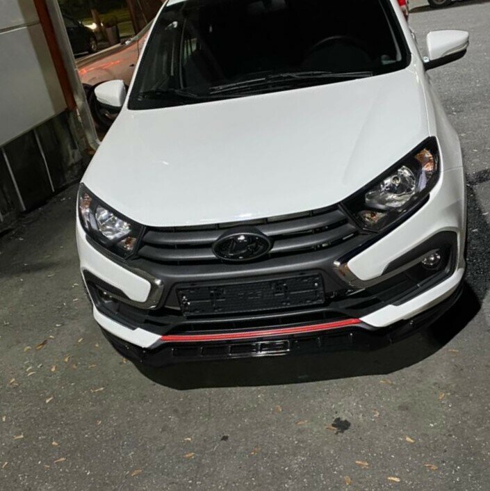 Сплиттер (юбка, губа) переднего бампера для LADA GRANTA FL- черный глянец