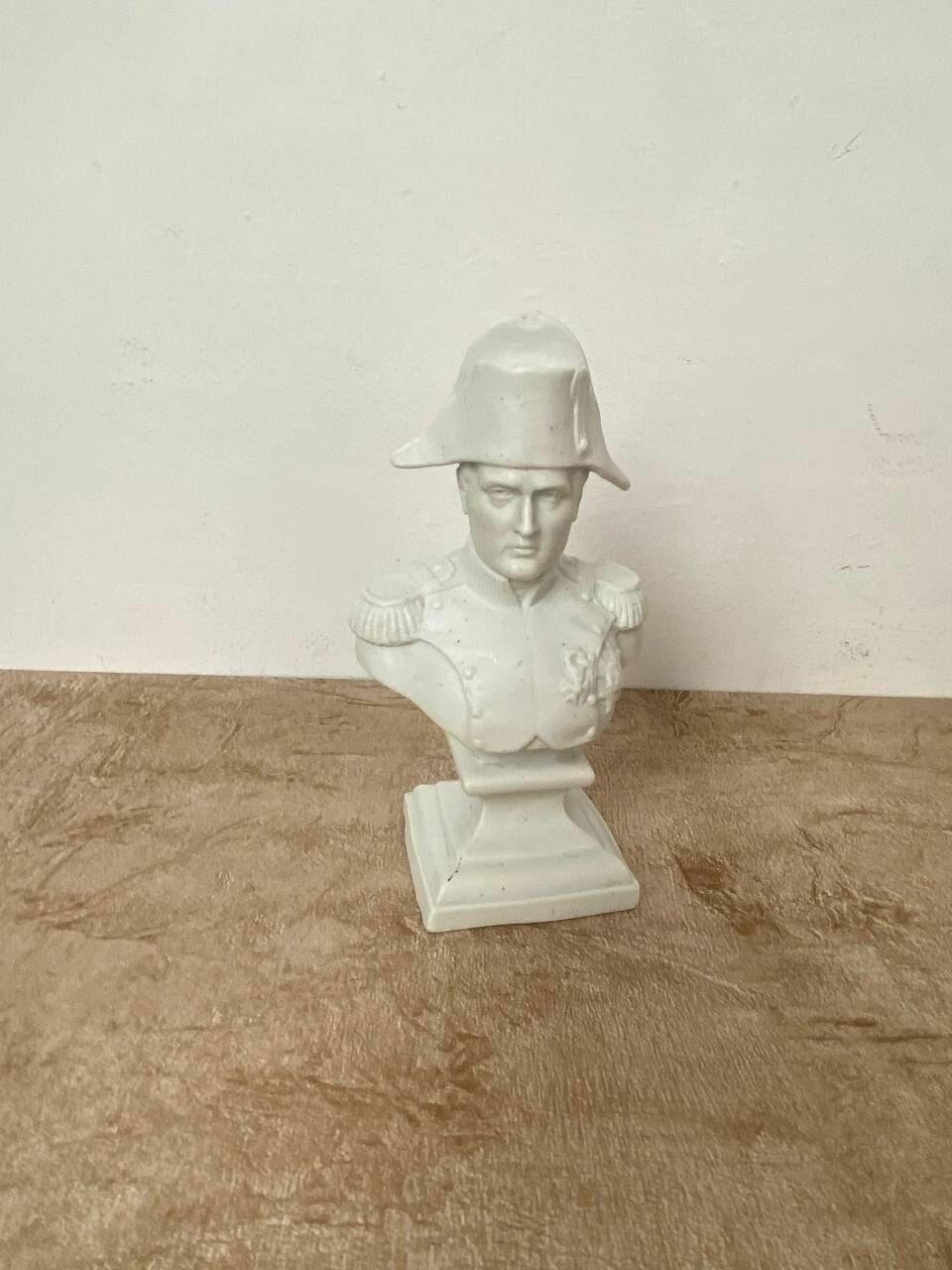 Бюст Наполеона Бонапарта