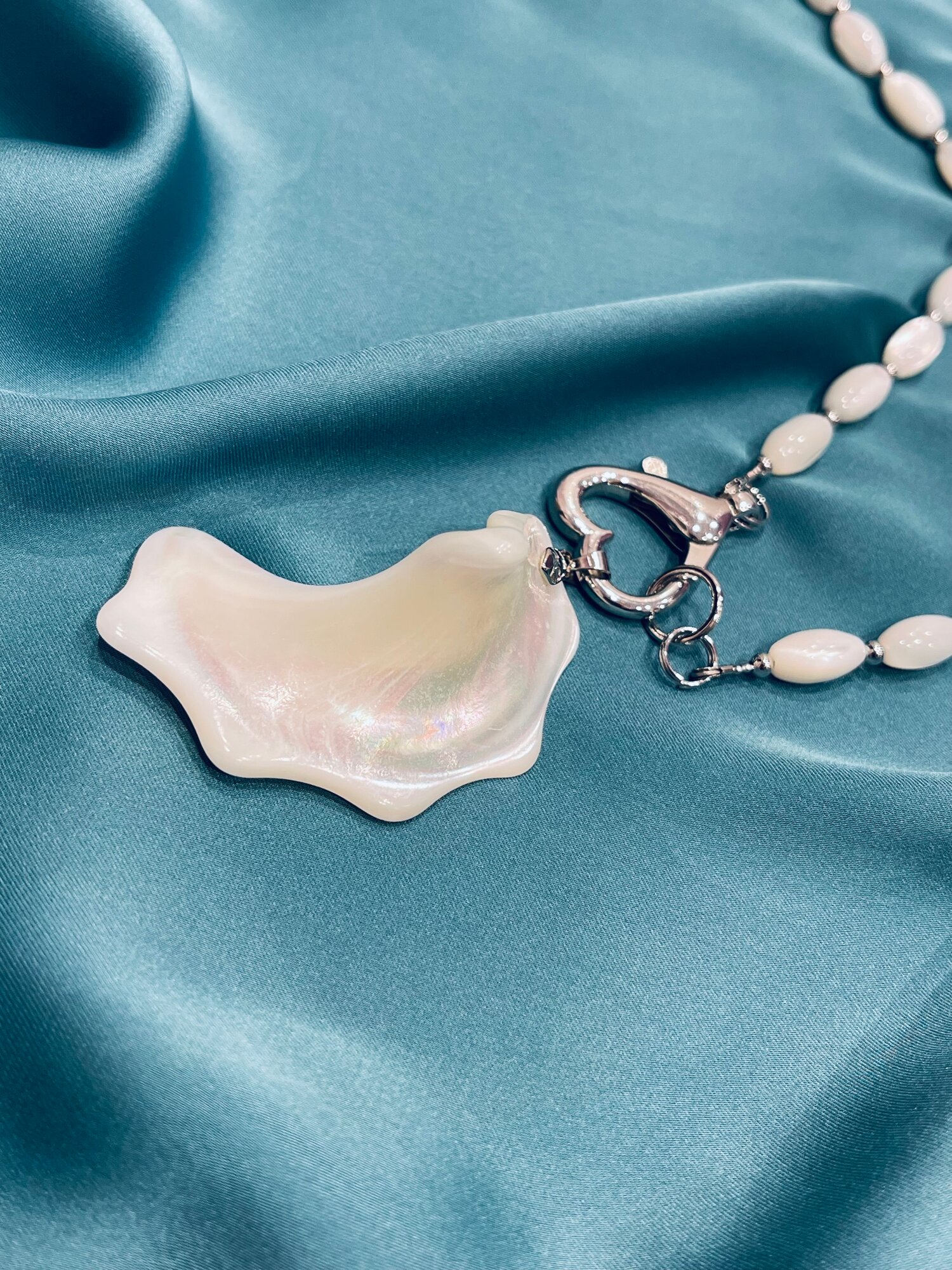 Колье Jewellery by Marina Orlova, перламутр, длина 45 см, белый — фото 1