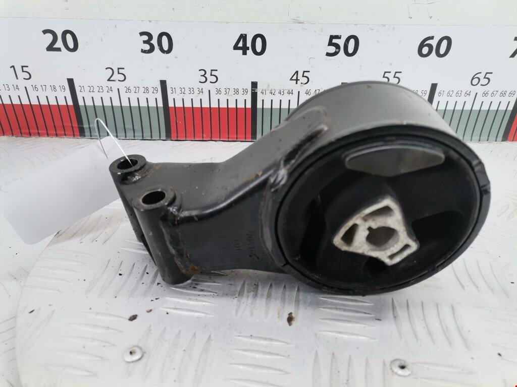 Подушка (опора) крепления двигателя Opel Astra J 13248630 арт. 1695823