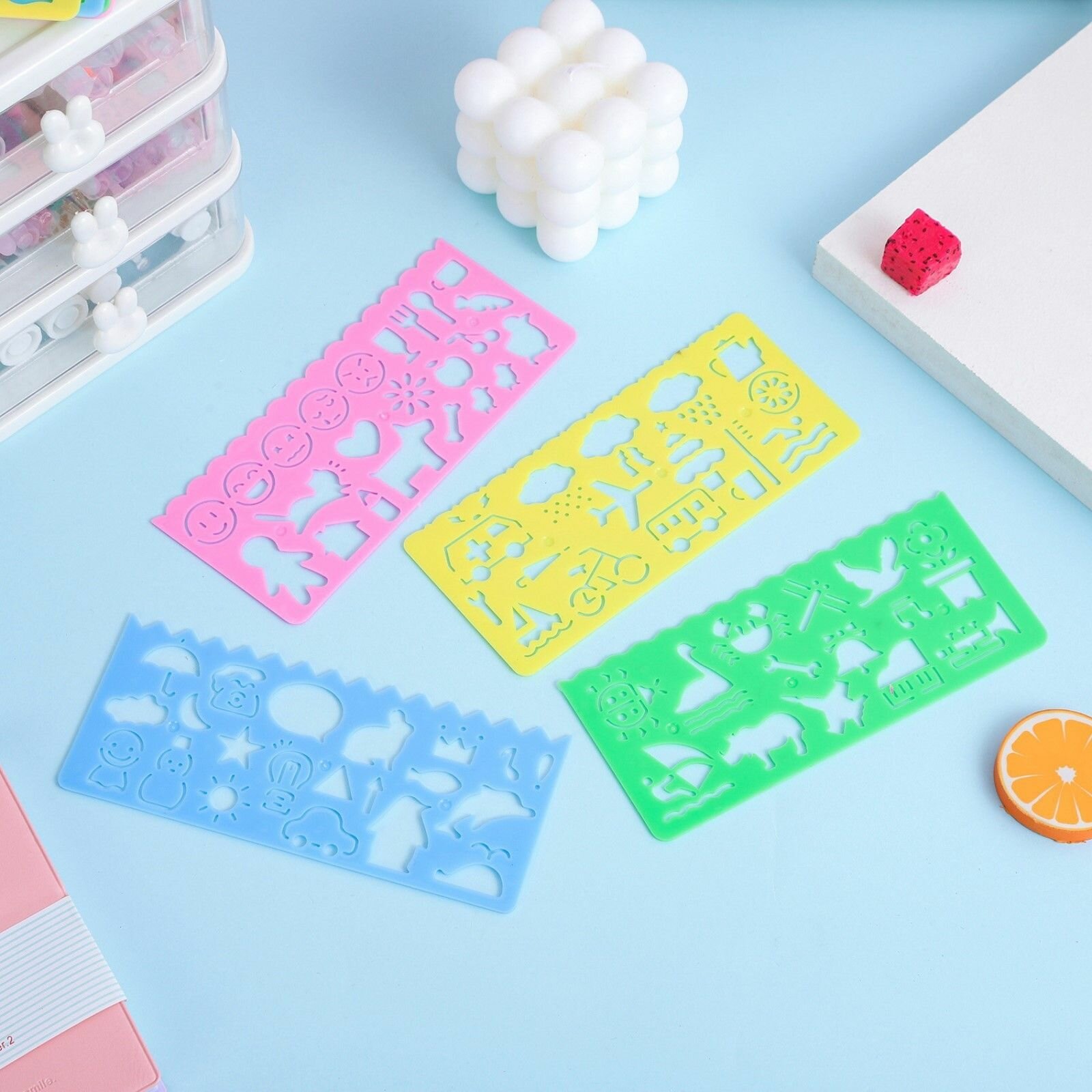 Набор пластиковых трафаретов "Фигурки", 4 штуки, микс