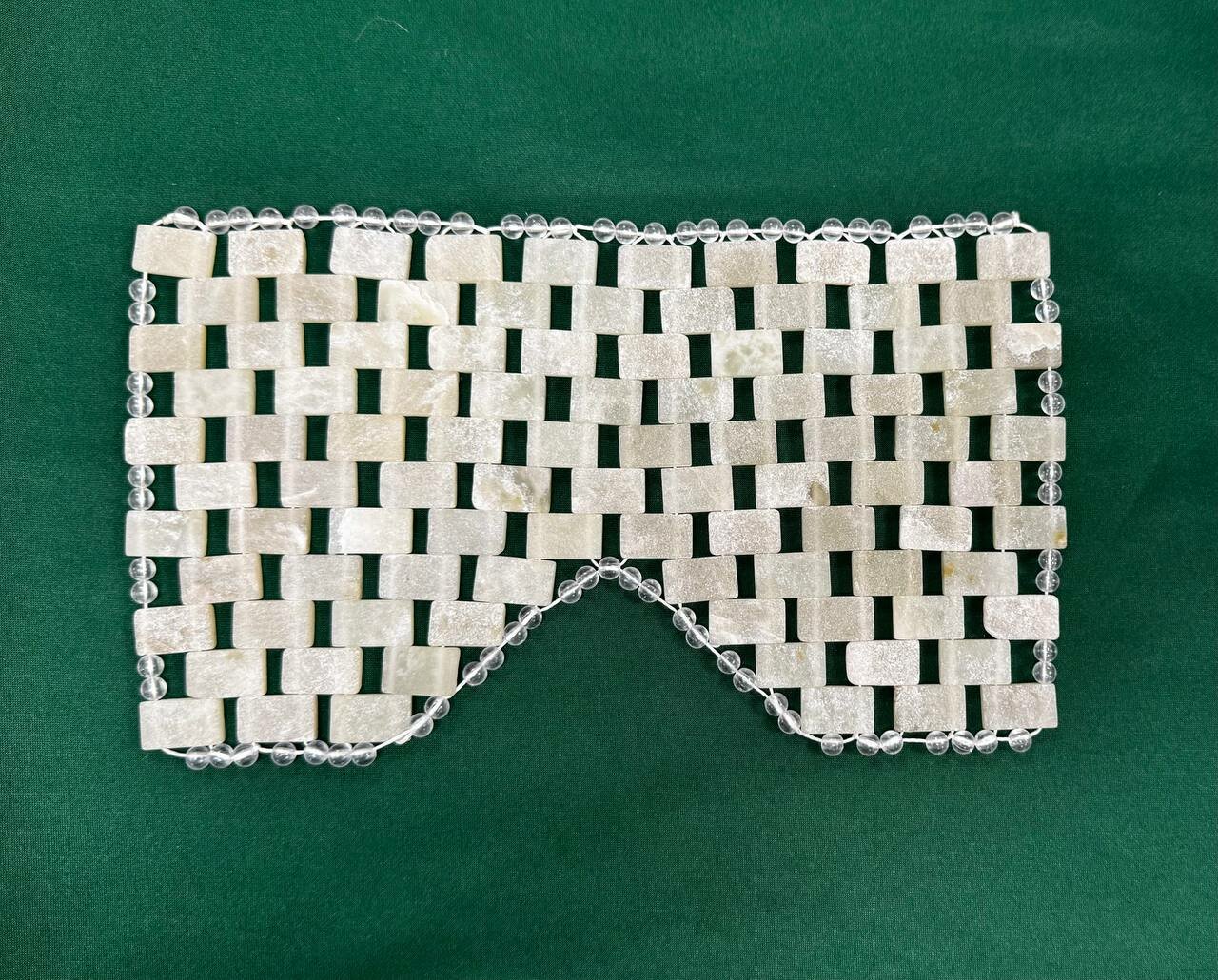 Маска нефритовая для лица, глаз и шеи