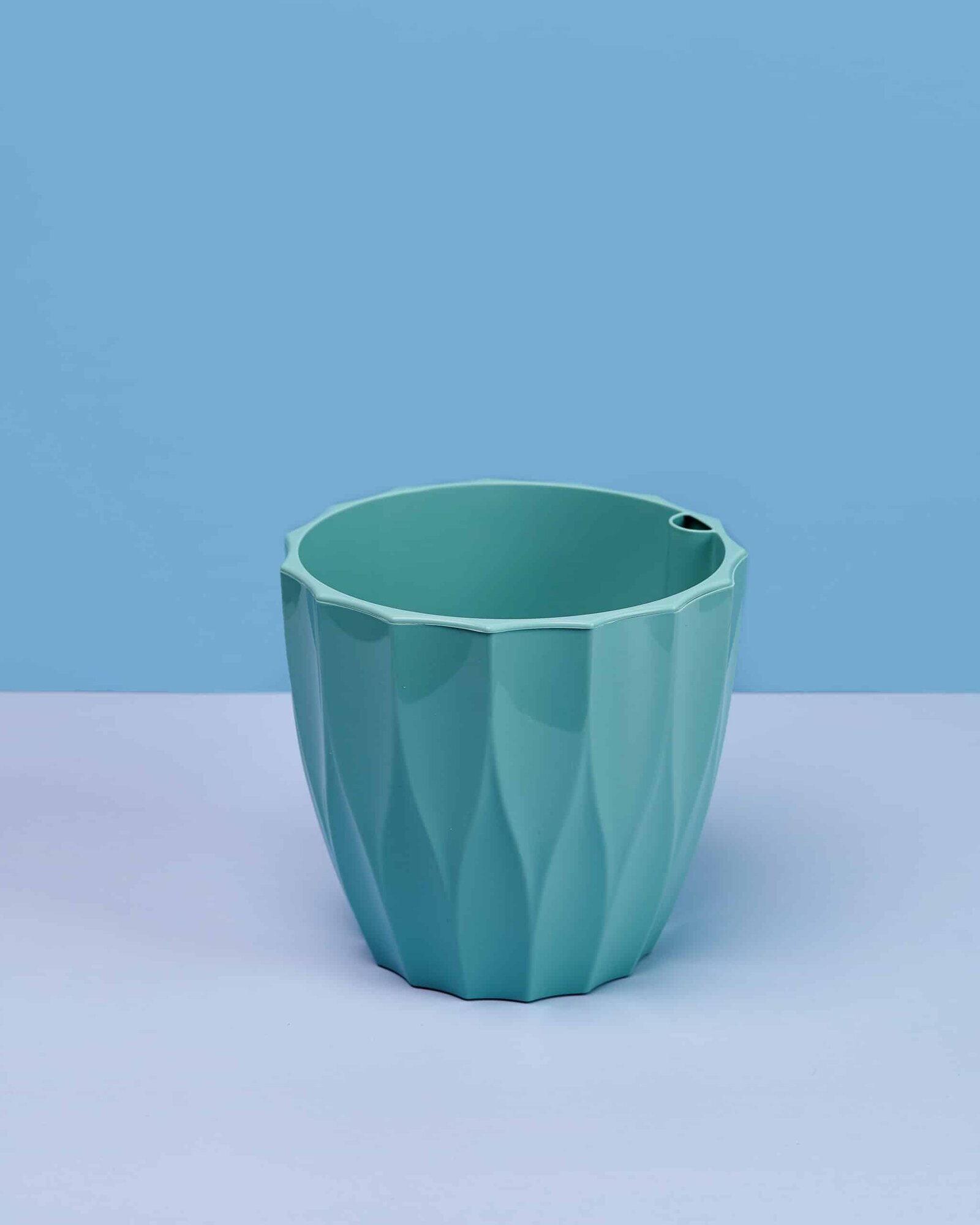 Кашпо для цветов Plast avenue / Пласт Авеню Флюте со вставкой пластиковое нефрит объем 1.9л диаметр 16см