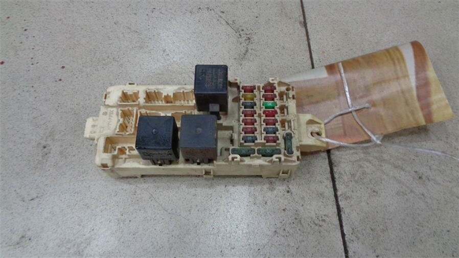 Блок предохранителей салонный от Mitsubishi Galant EA 1996-2003