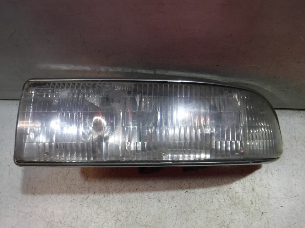 Фара левая Chevrolet Blazer S15