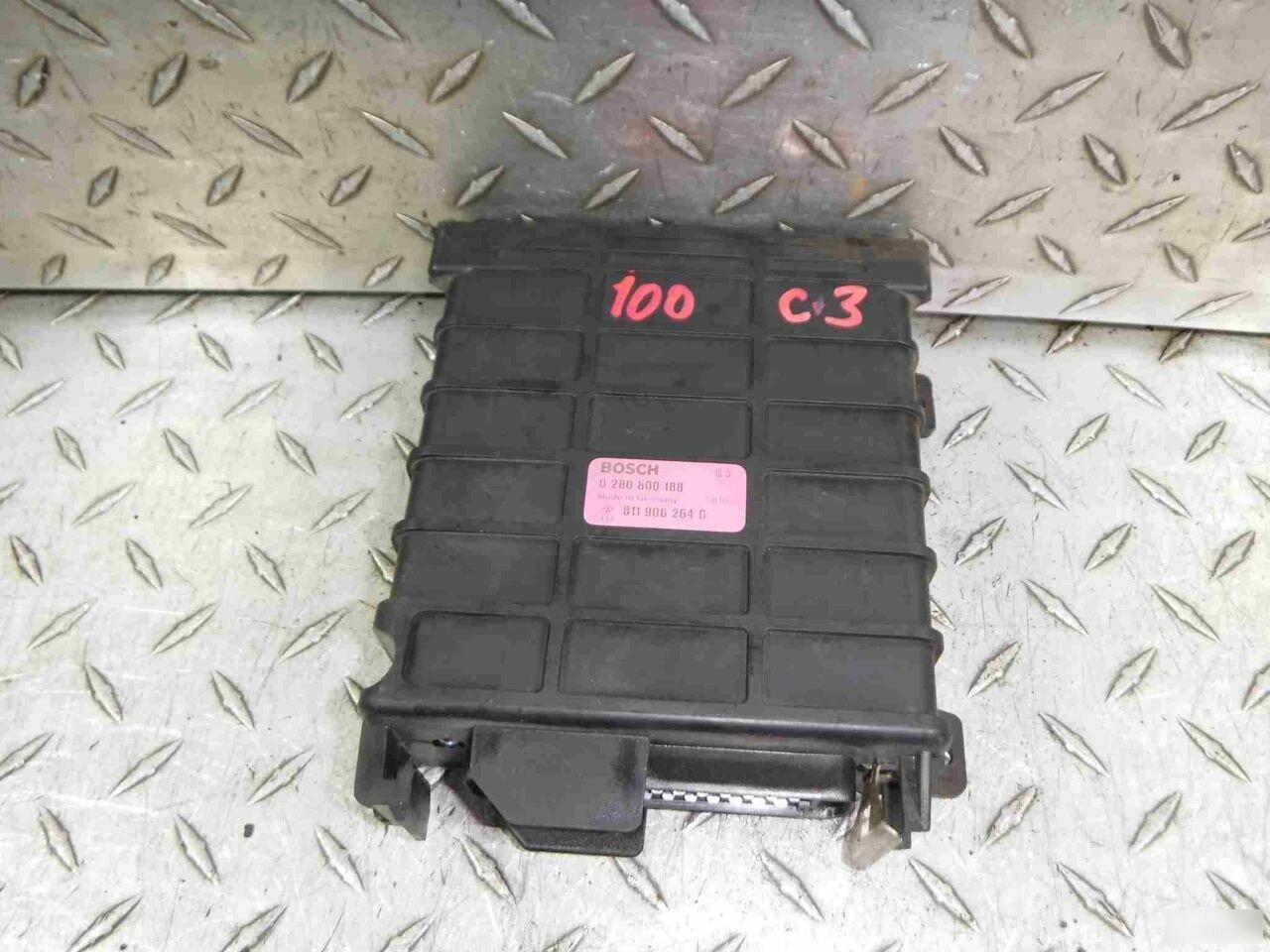 Блок управления двигателем Audi 100 C3 (1982—1988) 811906264G