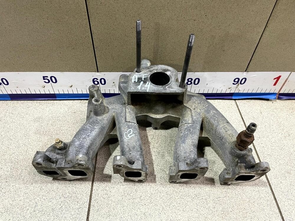 Впускной коллектор Opel Astra F 90448335