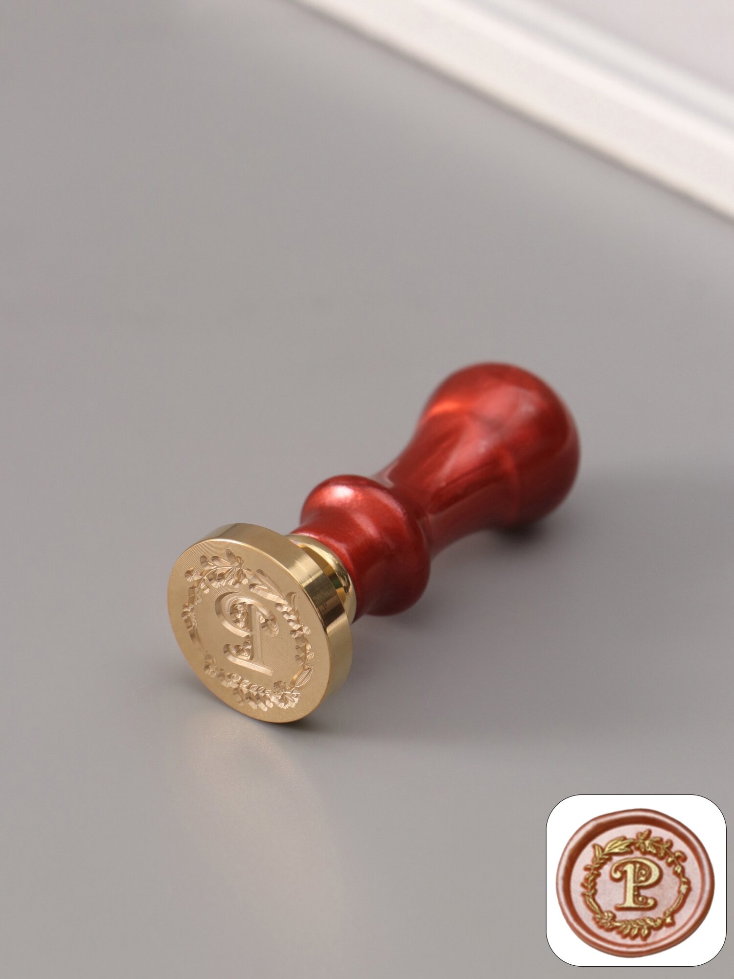 Печать для сургуча с пластиковой ручкой «Венок с буквой P», 2.5×2.5×6.3 см
