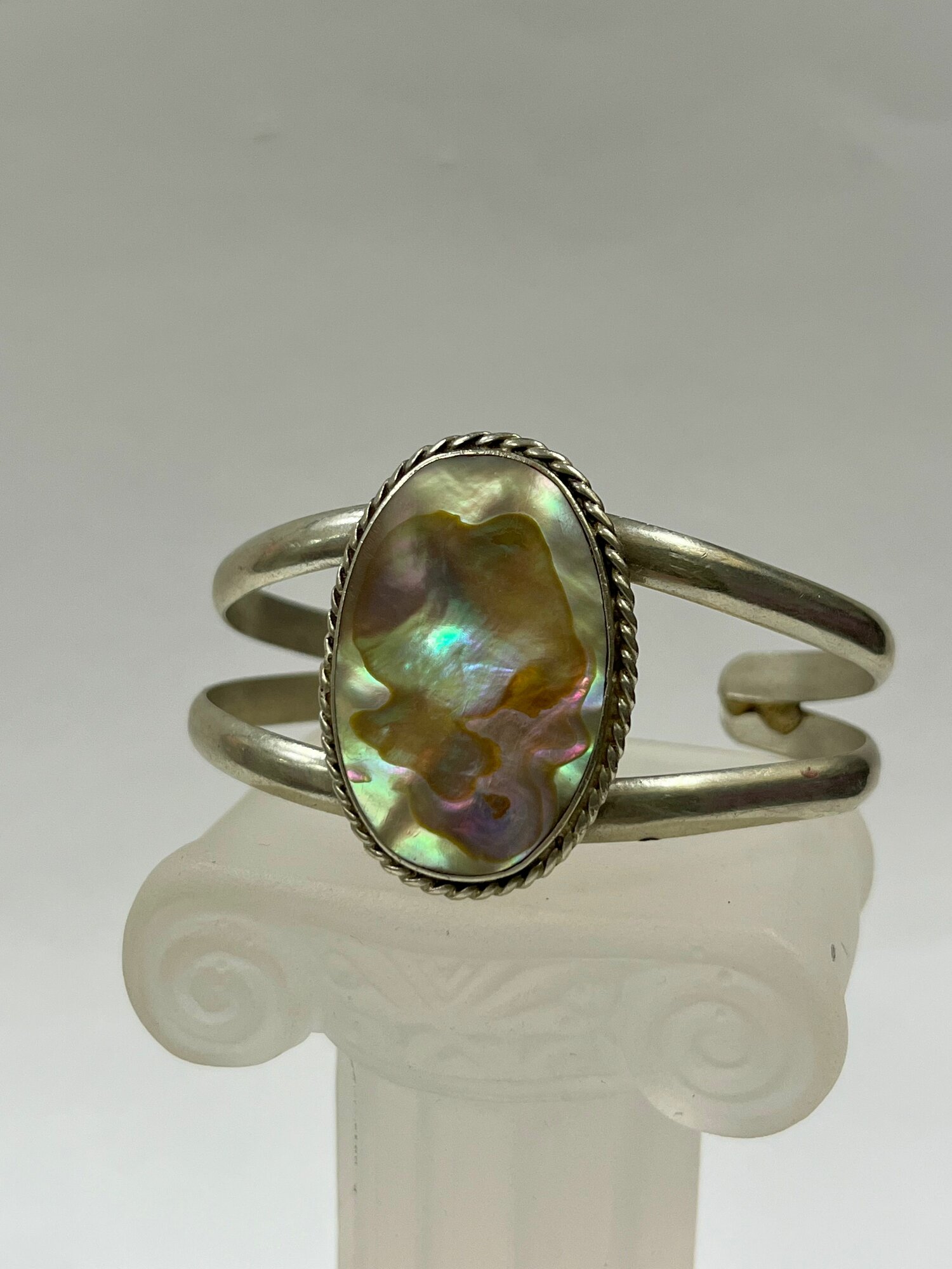 Винтажный браслет, под янтарь, времен СССР