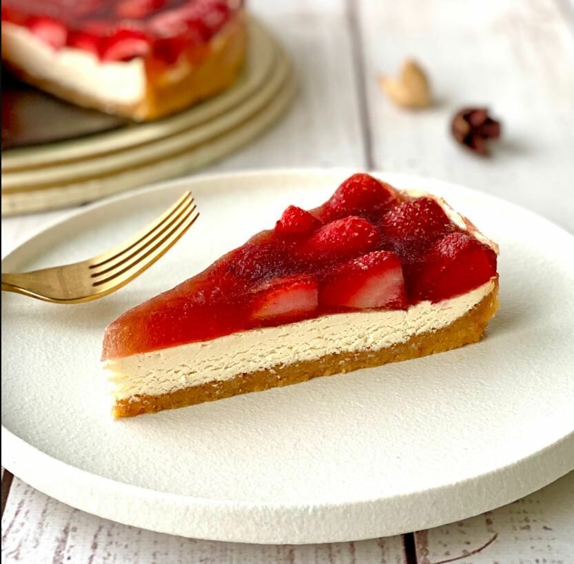 Торт Клубничный Кристоф 12 порций вес 1400