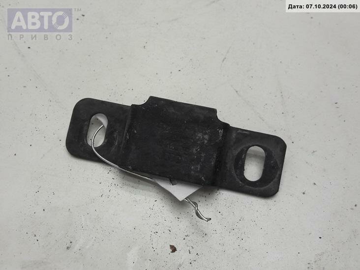 Кронштейн радиатора Volkswagen Passat B5+ (GP)