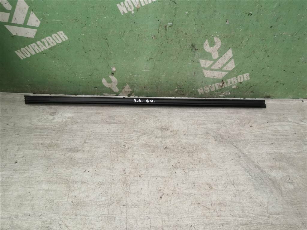 Уплотнитель стекла двери LADA VESTA 15-19