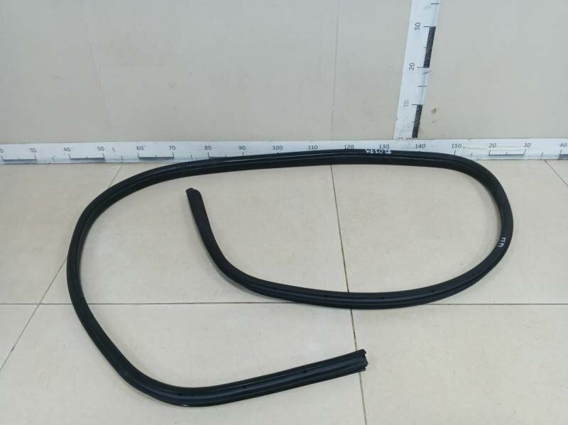 Уплотнитель проема двери передней левой Ford Focus 3 2011 кат.номер: 1750005