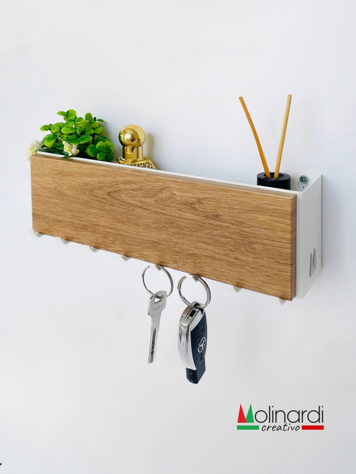 Ключница настенная для прихожей с полкой КЛЮЧ3-СБ