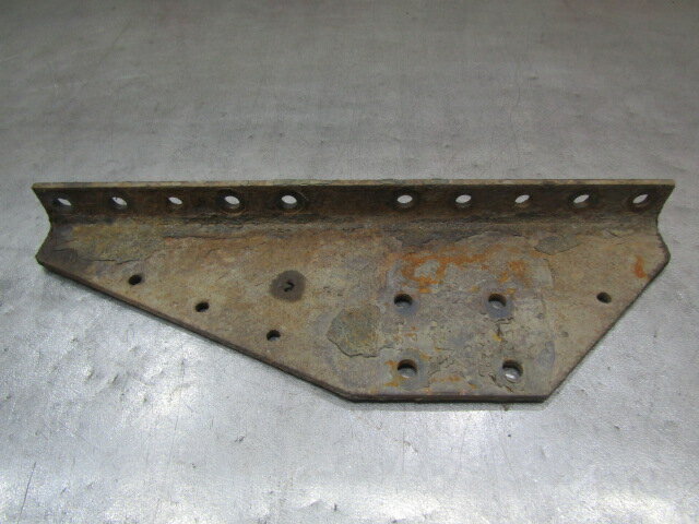 Кронштейн траверсы рамы Renault Premium