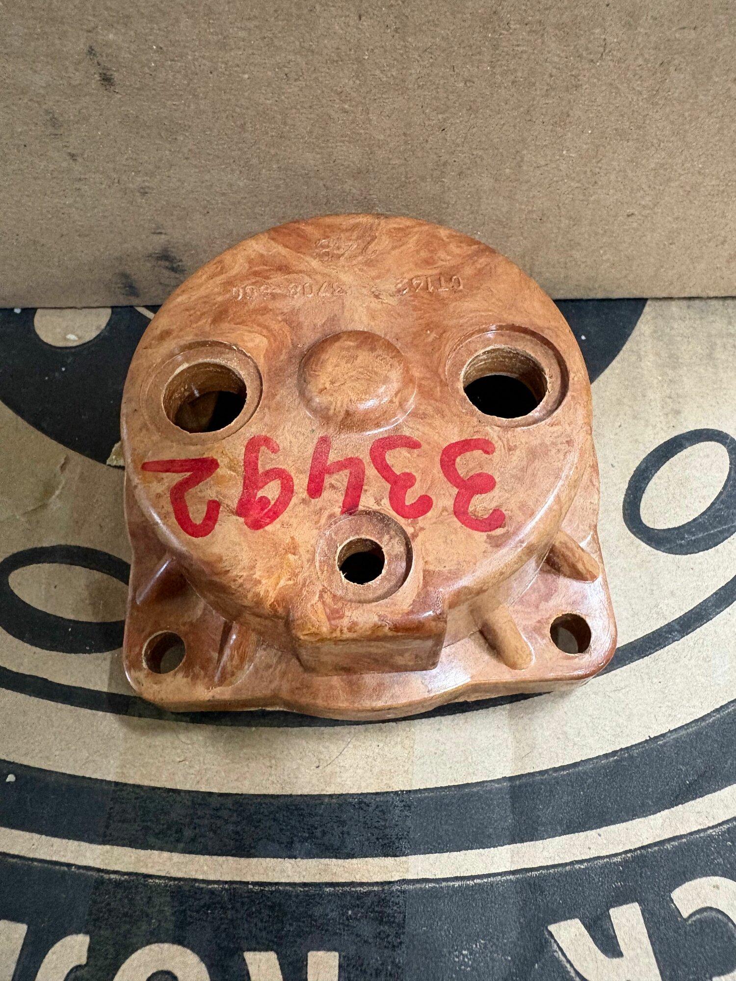 Крышка реле СТ142-3708831 (М12 на втягивающее реле стартеров СТ142-серии БАТЭ)/ арт. СТ142-3708831/ ОАО "БАТЭ"