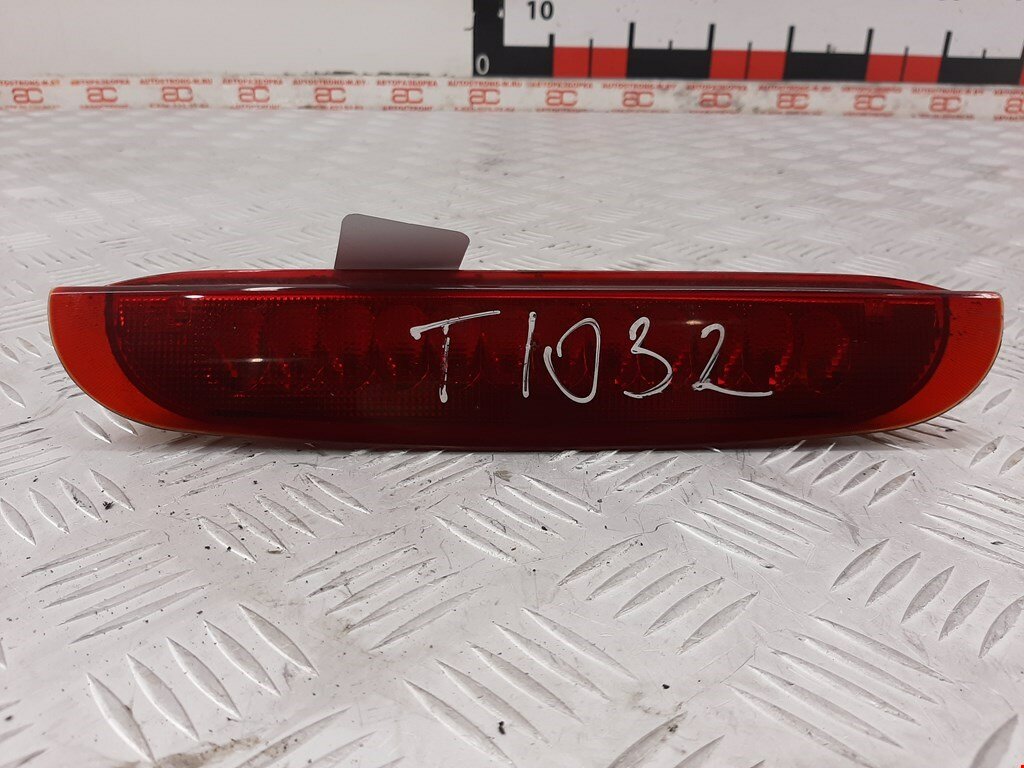 Фонарь дополнительный тормозной (стоп-сигнал) Ford Explorer 2 F87Z13A613AA арт. 775332