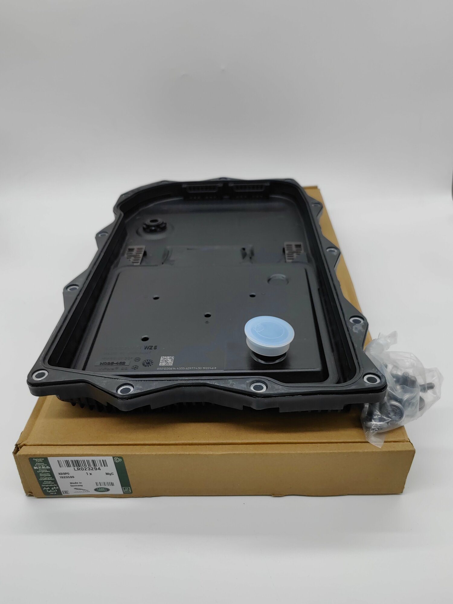 LAND ROVER Поддон акпп LAND ROVER арт. LR023294