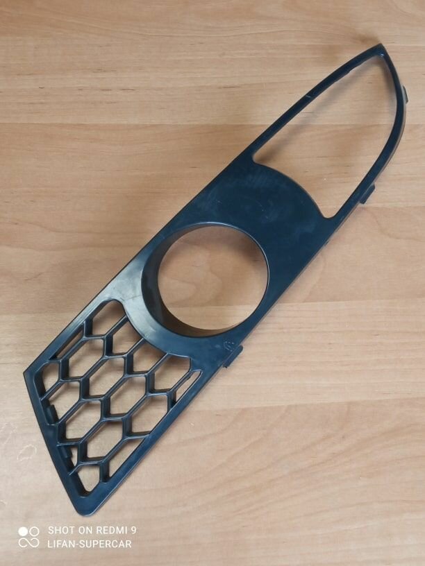 Решетка бампера левая (под ПТФ) на CHERY M11, M12 / M11-2803517BA