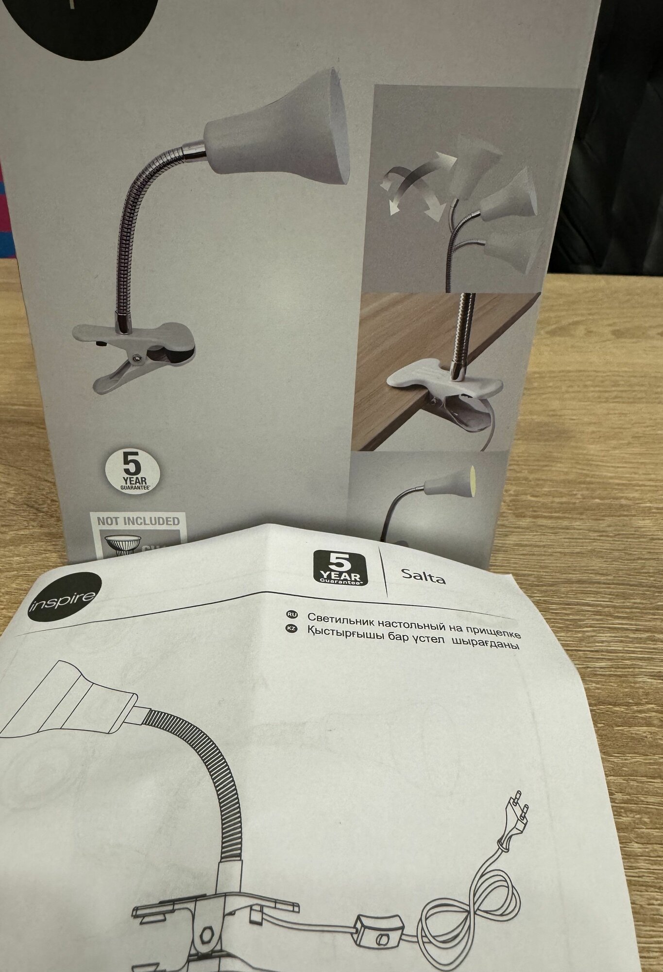 Лампа настольная Inspire Salta на Клипсе, цвет белый плюс лампочка.