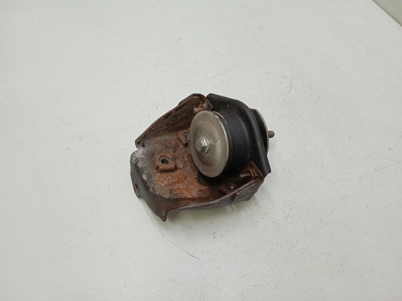 Б/У подушка двигателя, Лада Приора Опора двигателя Лада Приора 2008 217030 147447 LADA арт. 21101001204