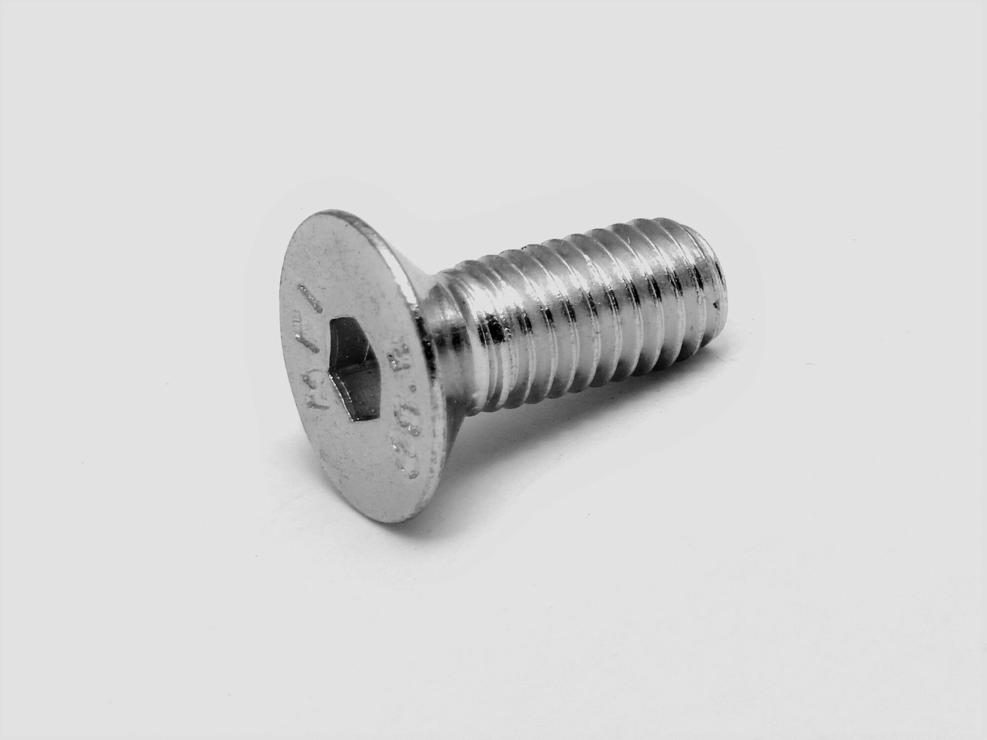 Винт с потайн. гол. и внутренним шест. М8 х 20 DIN 7991, L37 / 10 шт / соберизавод