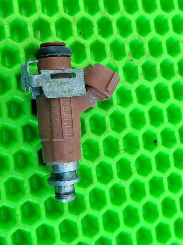 Форсунка топливная Nissan Sunny B15 QG15DE 1998 (б/у) 166009F600