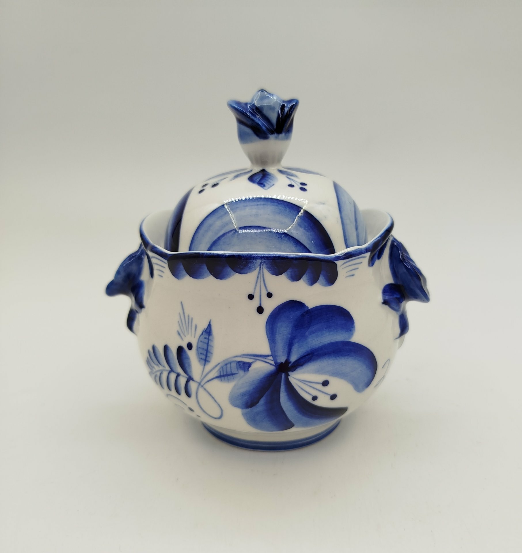 Сахарница с растительным декором, фарфор, роспись, Объединение «Гжель», СССР