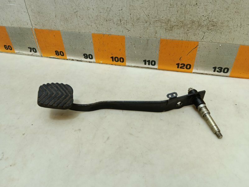 Б/У Педаль сцепления Газ Волга 3110 2004 463719 GAZ арт. 24-1602410