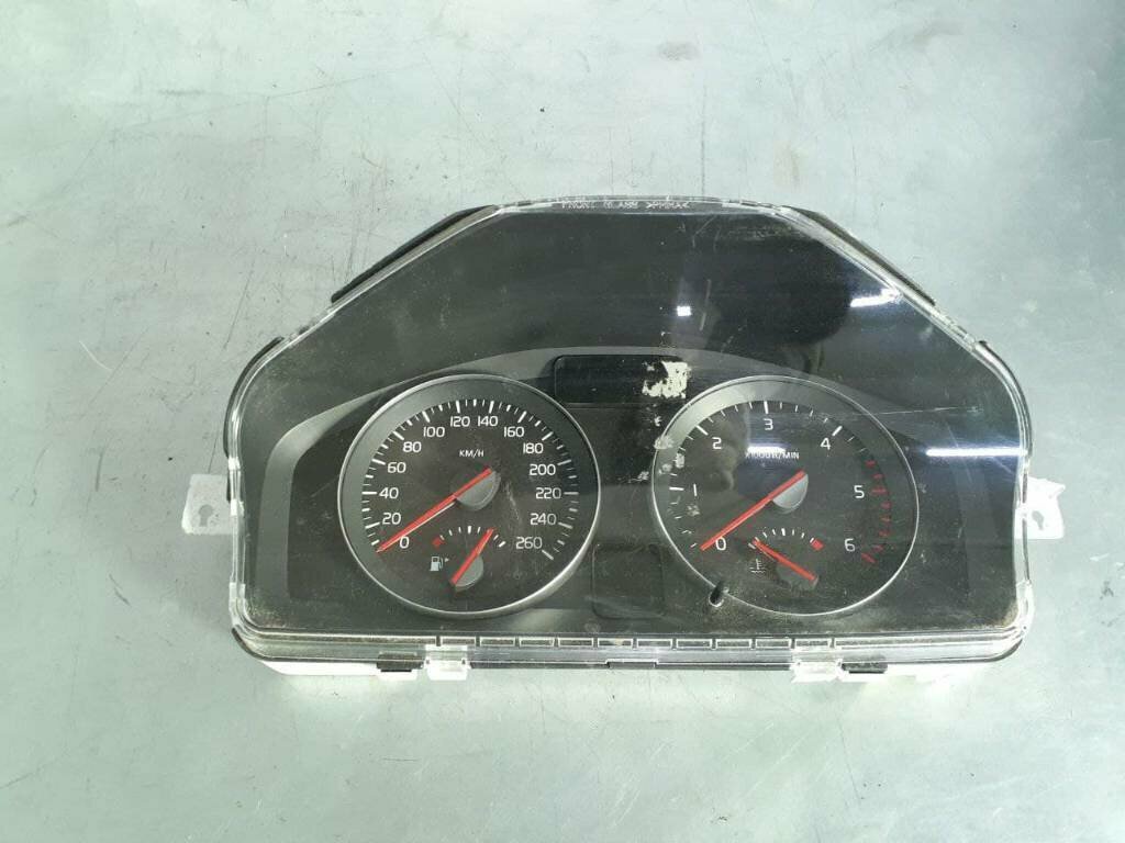 Панель приборов (щиток) Volvo V50 рест. 2008 31254776