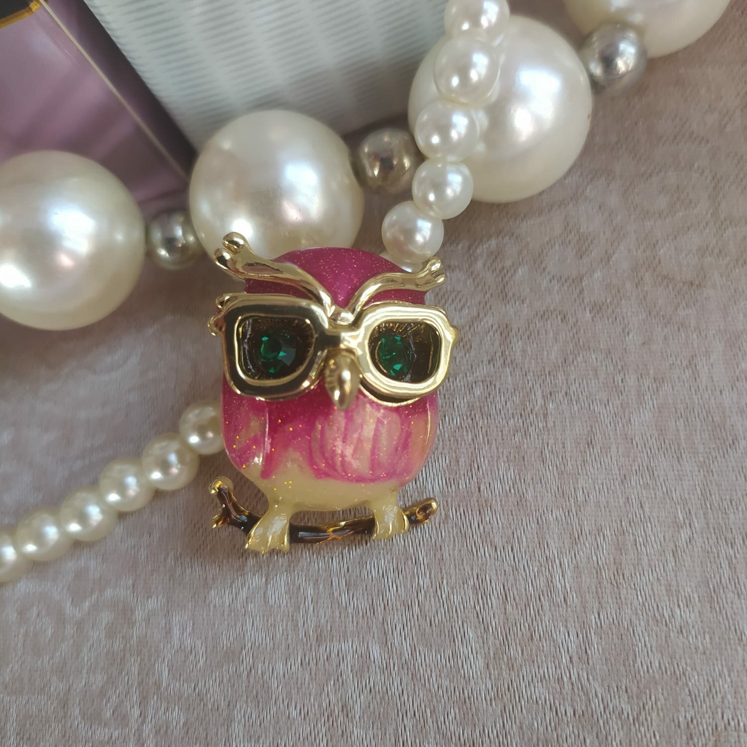 Брошь, эмаль, стразы