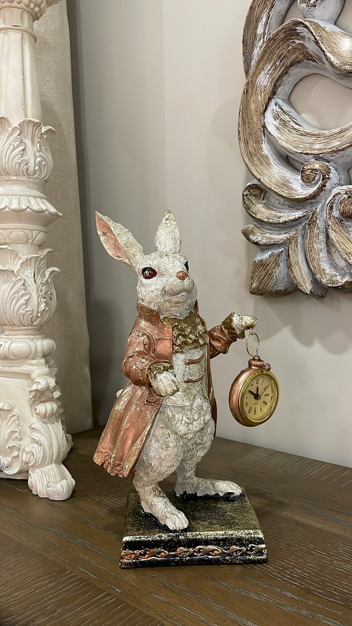 Кролик с часами/Золото/Часы действующие