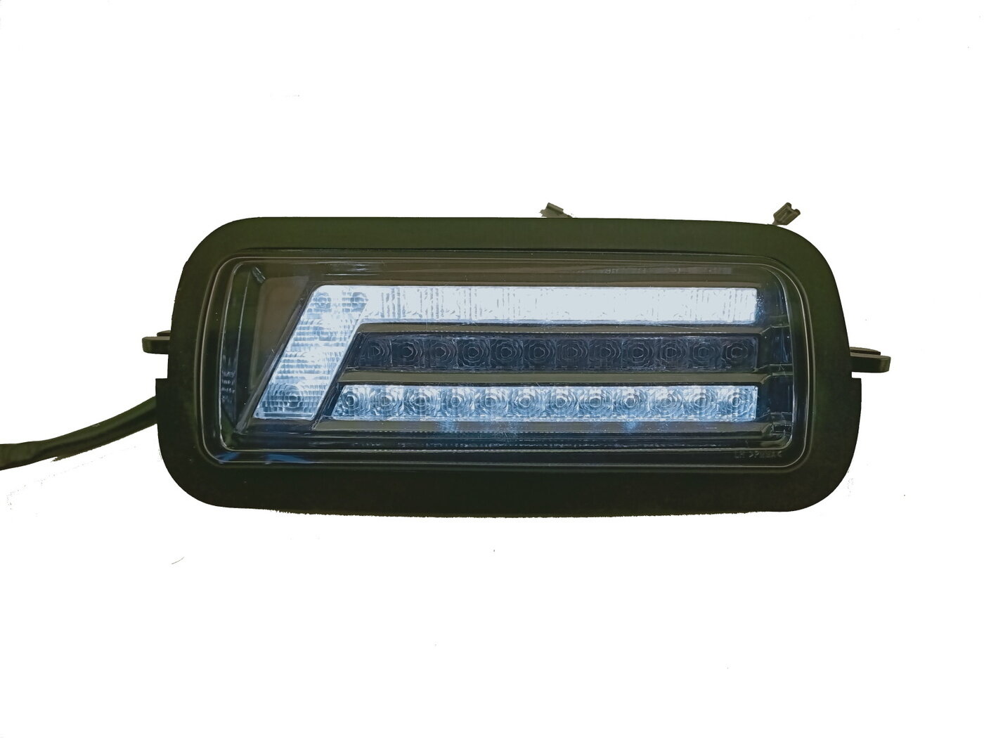 Надфарники DLAA Нива 4Х4 с бегающим поворотником. (Фабричные, хорошего качества)