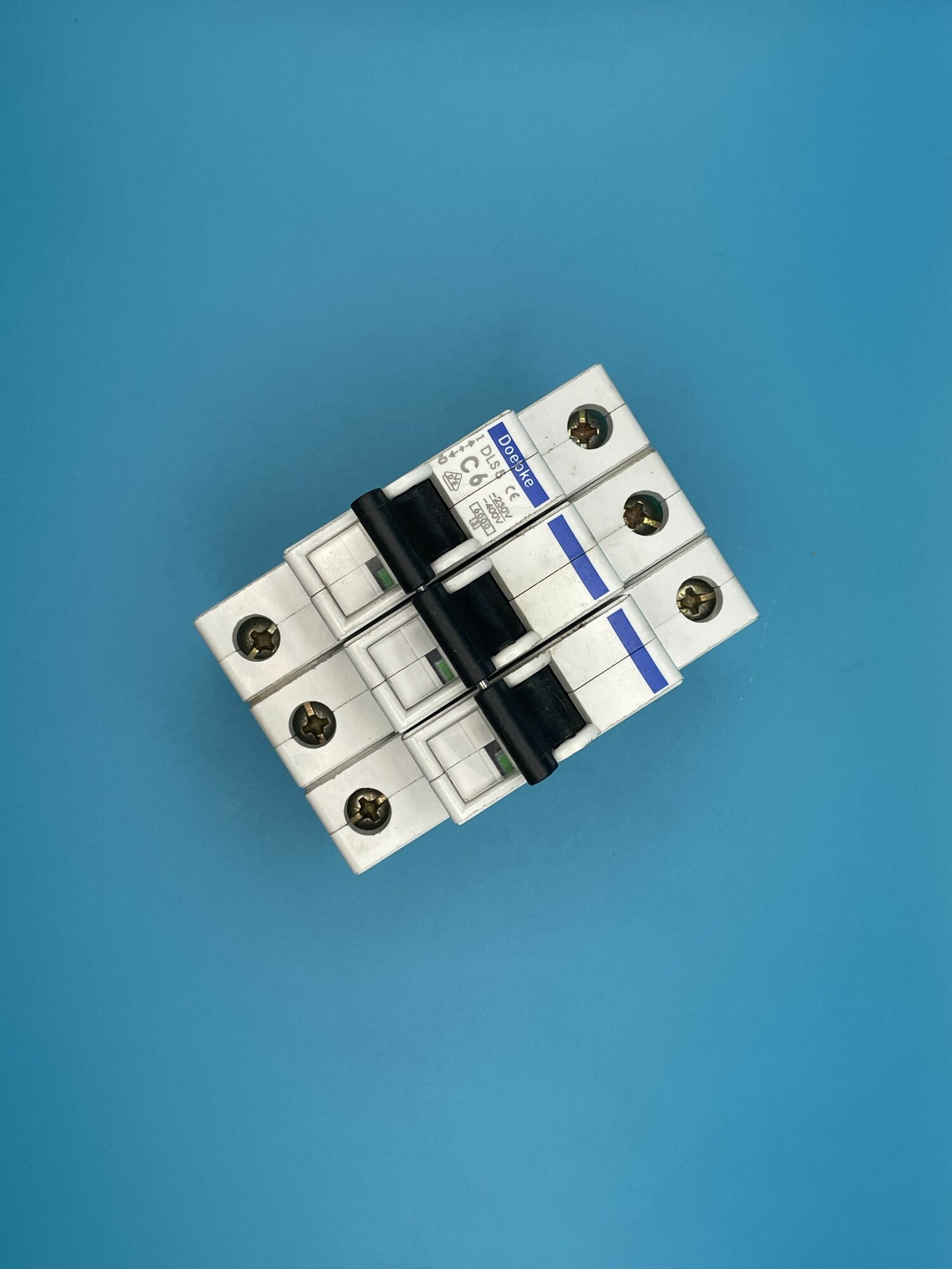 Выключатель автоматический трехполюсный DLS 5 10А C 6кА Doepke