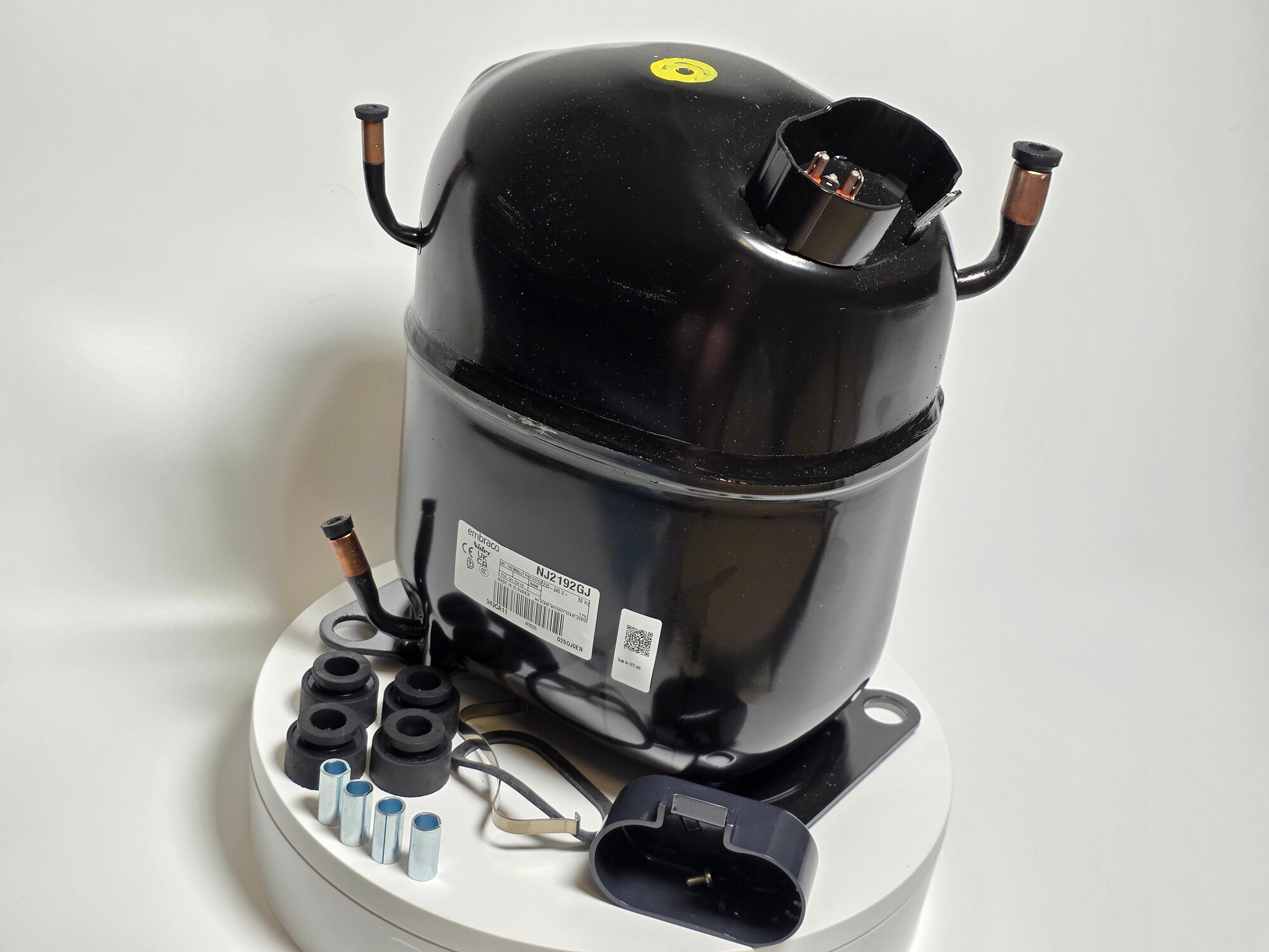 Компрессор NJ 2192GJ R404a Embraco1176Вт LBP код 943CA1104AF