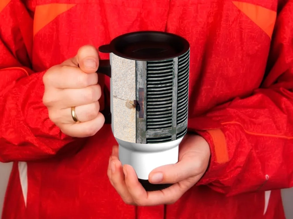 Тремокружка для авто с принтом "Ставня, окно, деревянные ставни" 0.5 л.