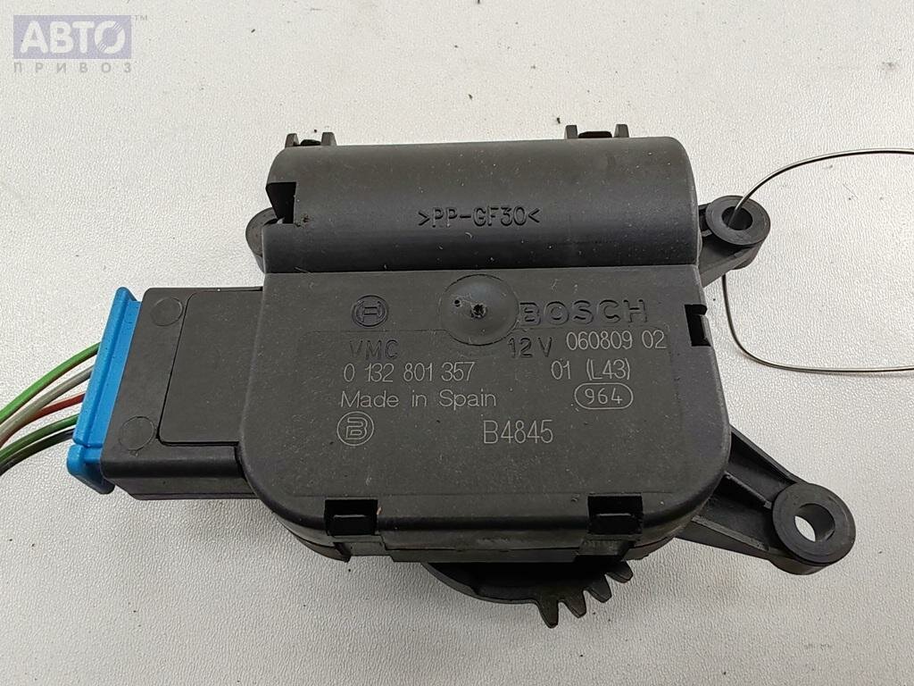 Моторчик заслонки отопителя Skoda Fabia mk2 (5J) 2007-2014