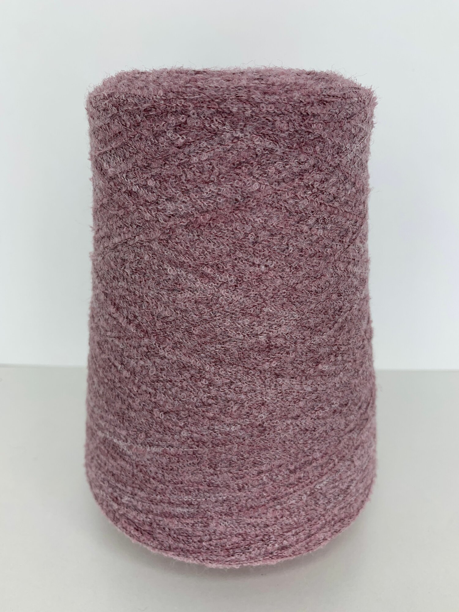 GILDINO - New Mill; 65% меринос, 35% п/а; 1400м/100гр; Букле мелкое; col. 26134, цвет: пыльная роза; вес 250гр; italyyarn