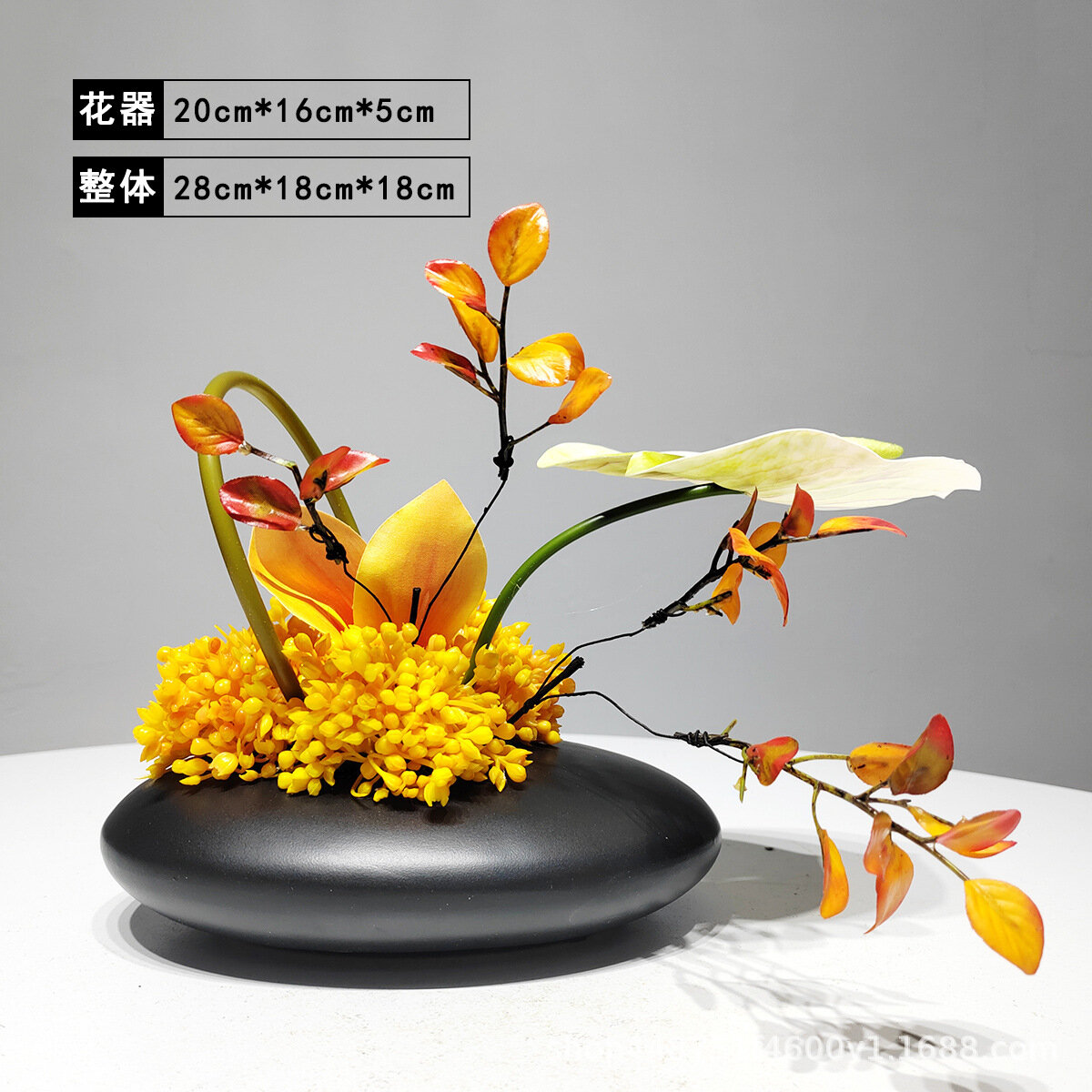 Круглый стол-вертушка в китайском стиле для отелей, центральный элемент стола с искусственными цветами, высококлассный декор в стиле легкой роскоши, декоративная цветочная композиция.