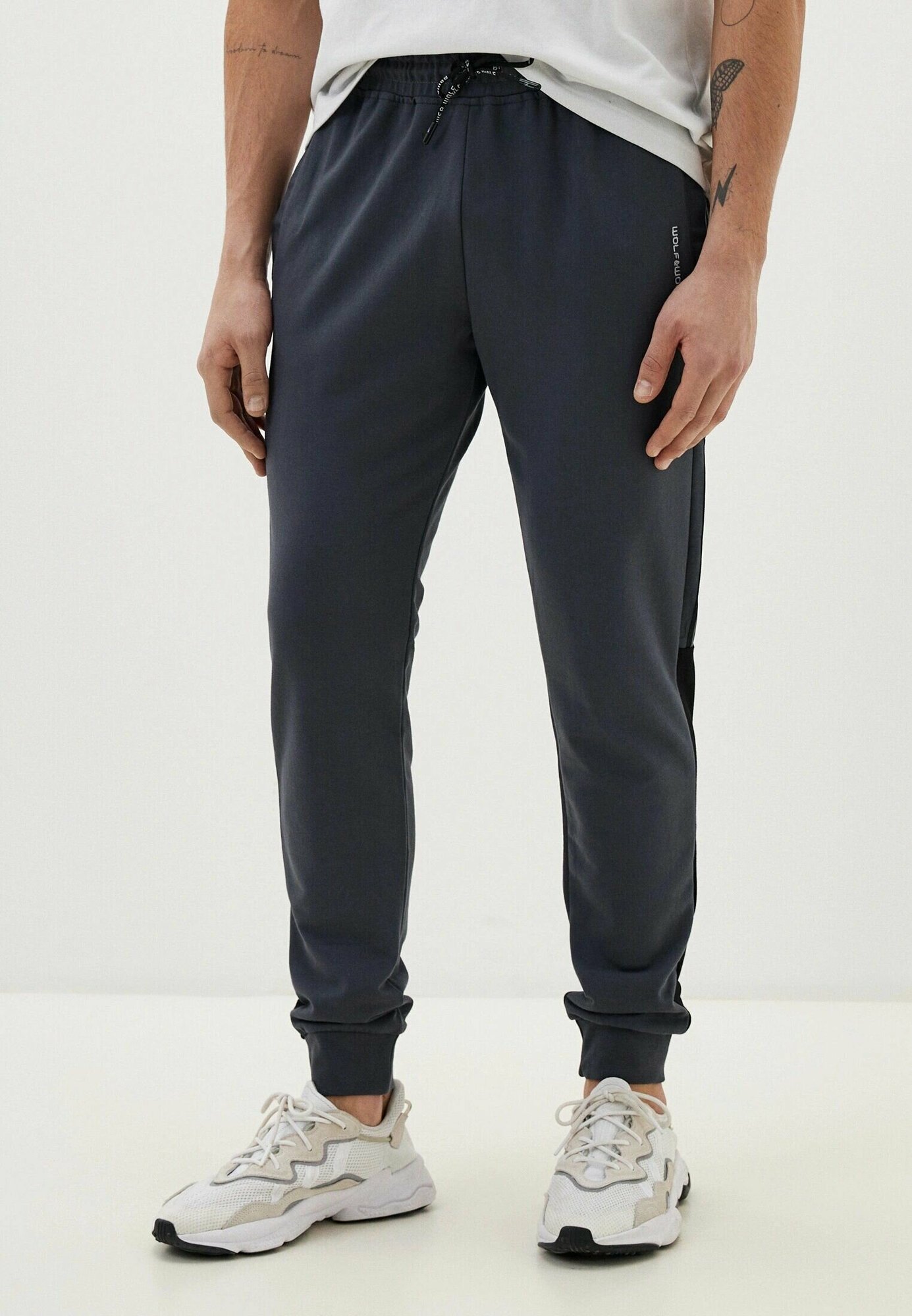 Брюки спортивные