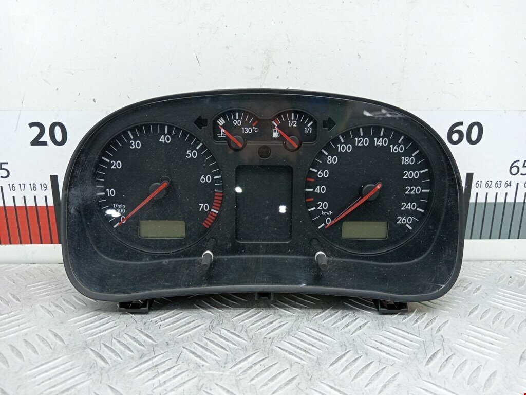 Панель приборная (щиток приборов) Volkswagen Bora(Jetta) 1J0919861D арт. 1951994