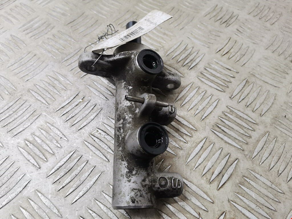 Цилиндр сцепления главный Subaru Impreza 1 (GC/GF) арт. 2058551