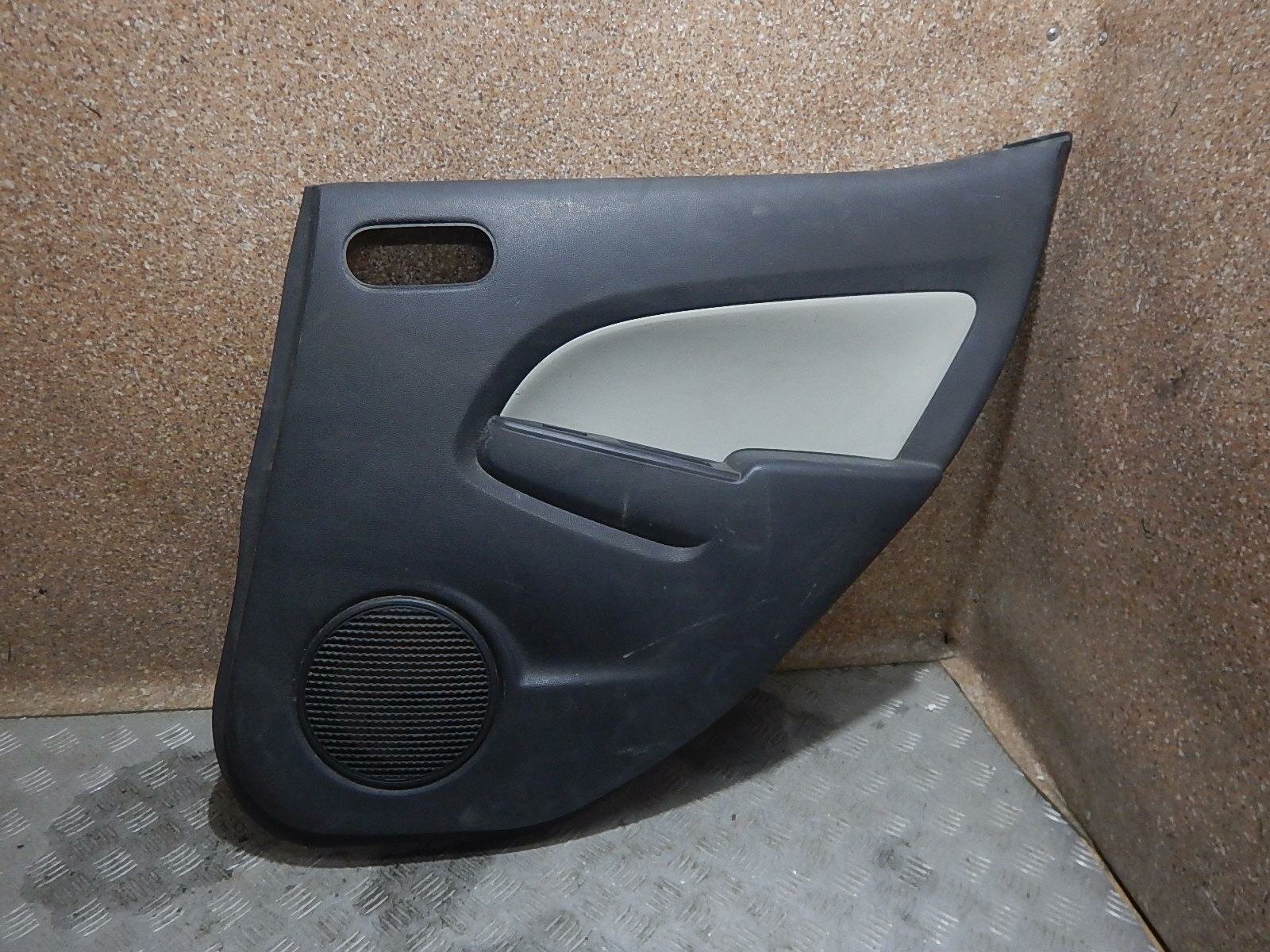 Б/У Обшивка двери задней правой, Mazda (Мазда)-2 (DE) (07-) MAZDA 2 (DE) (07-) Царапины. 484946 MAZDA арт. D6516852YF