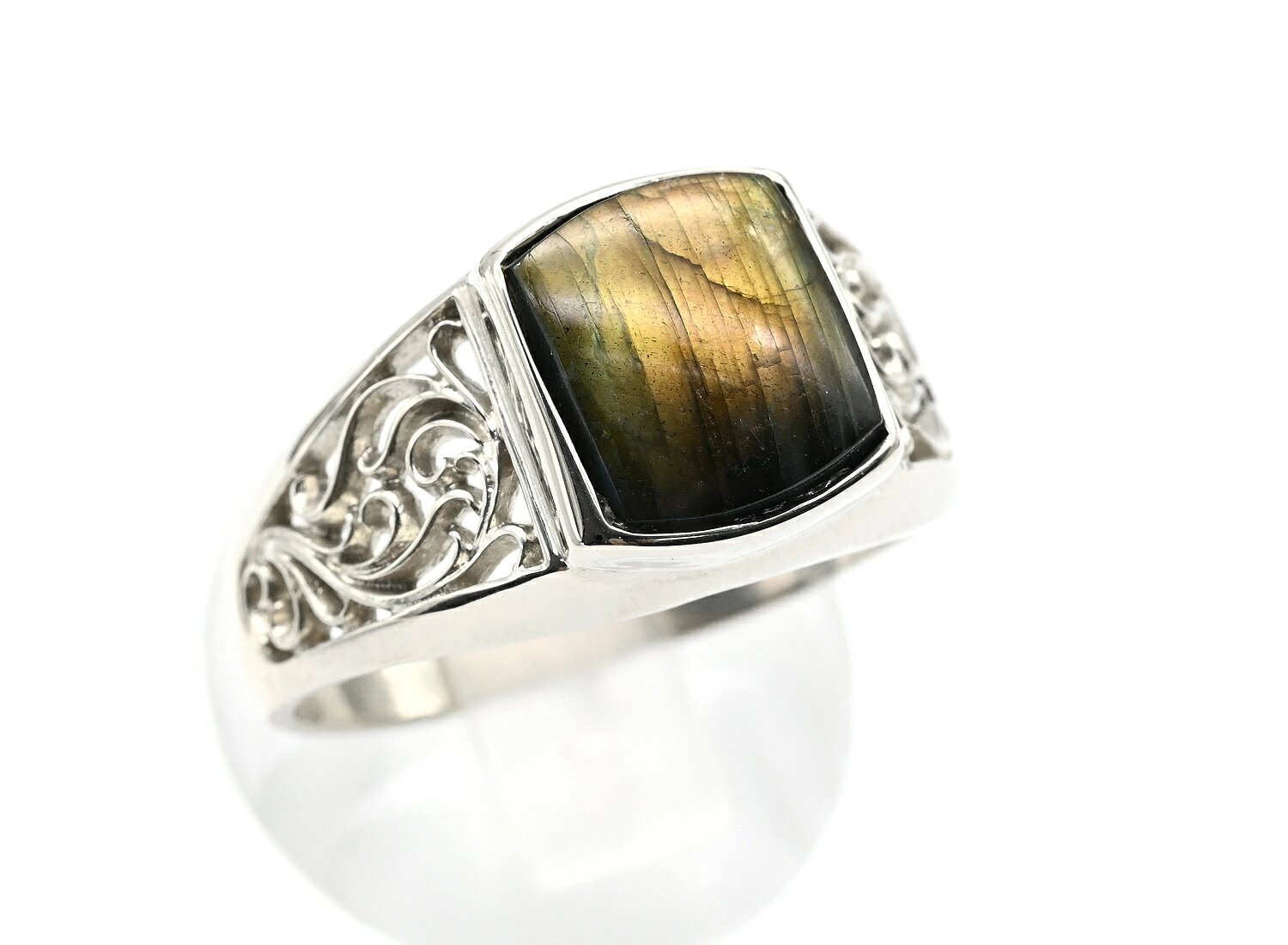 Печатка, лабрадорит