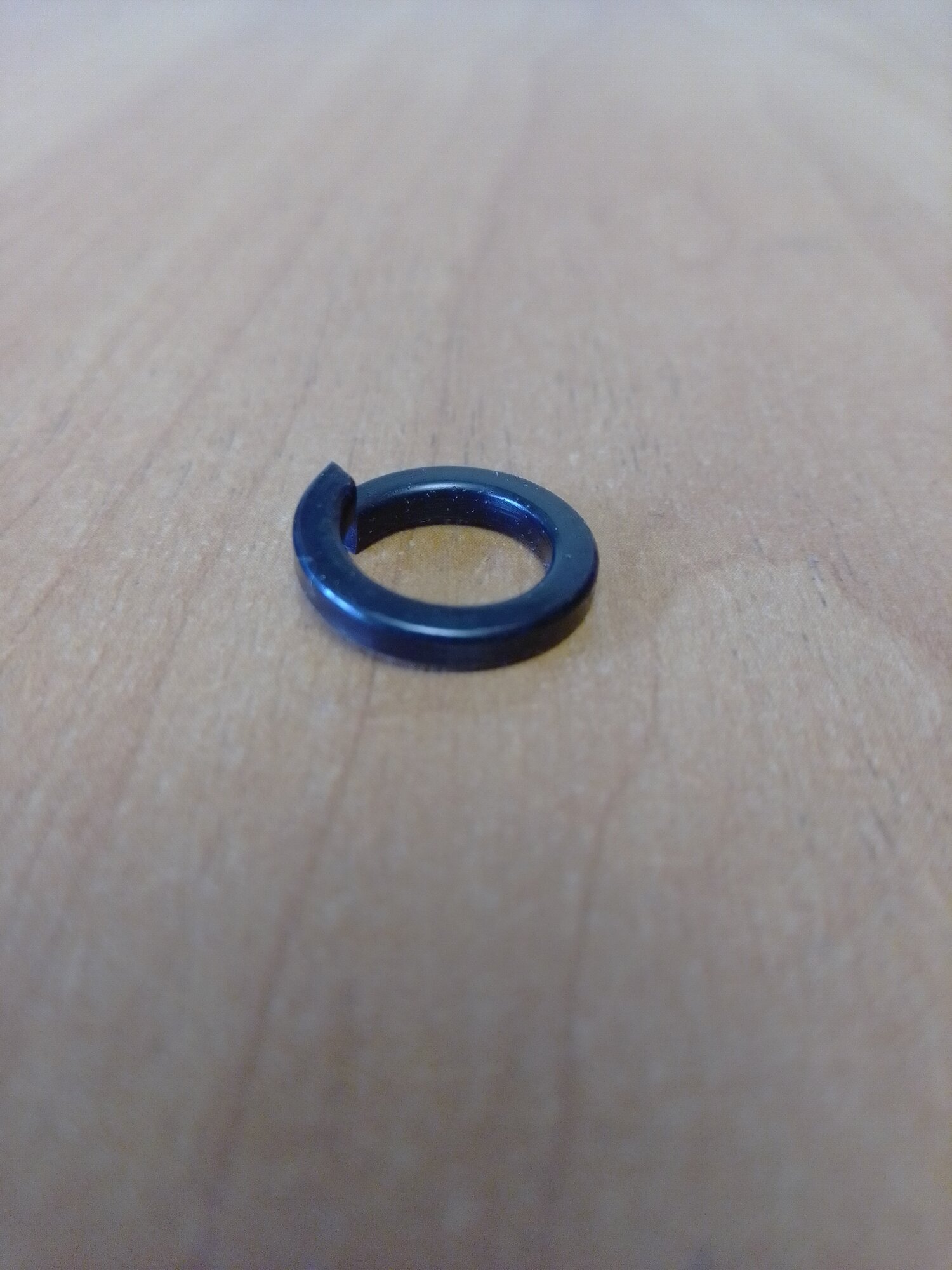 Шайба пружинная (гровер) d=10 для автомобилей , черная. Производство Красная Этна, Россия.